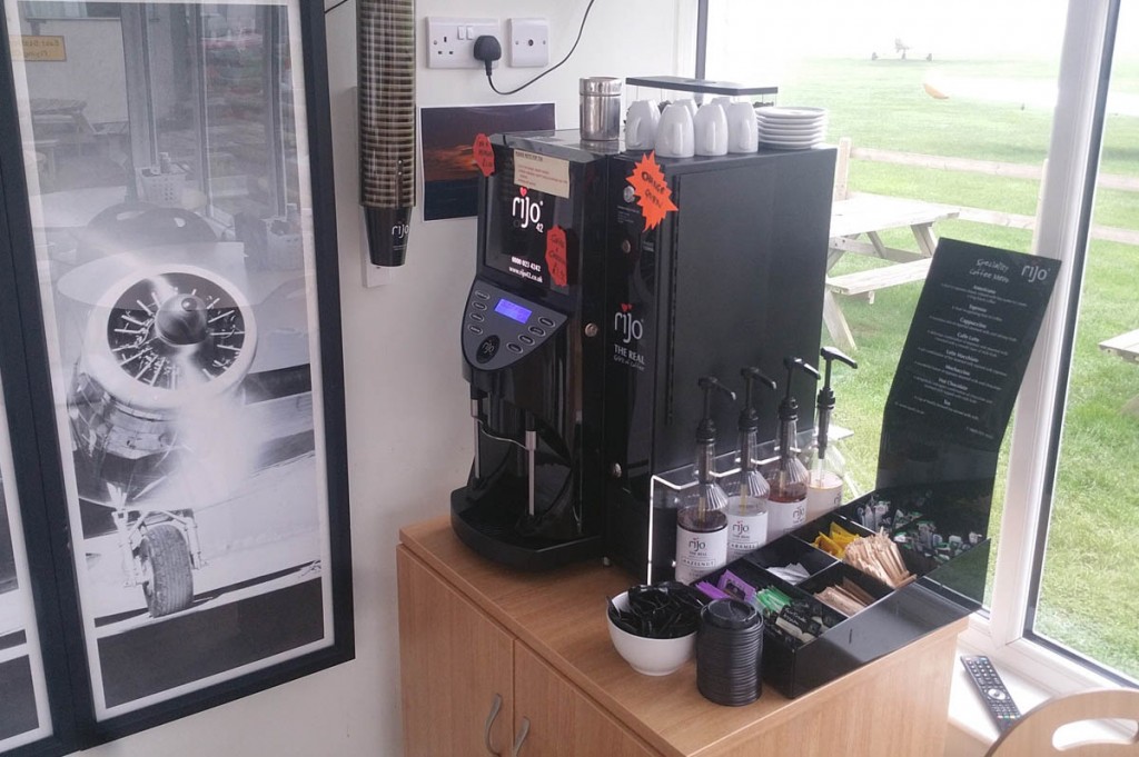 Flight Deck Cafe - Tatenhill Aviation