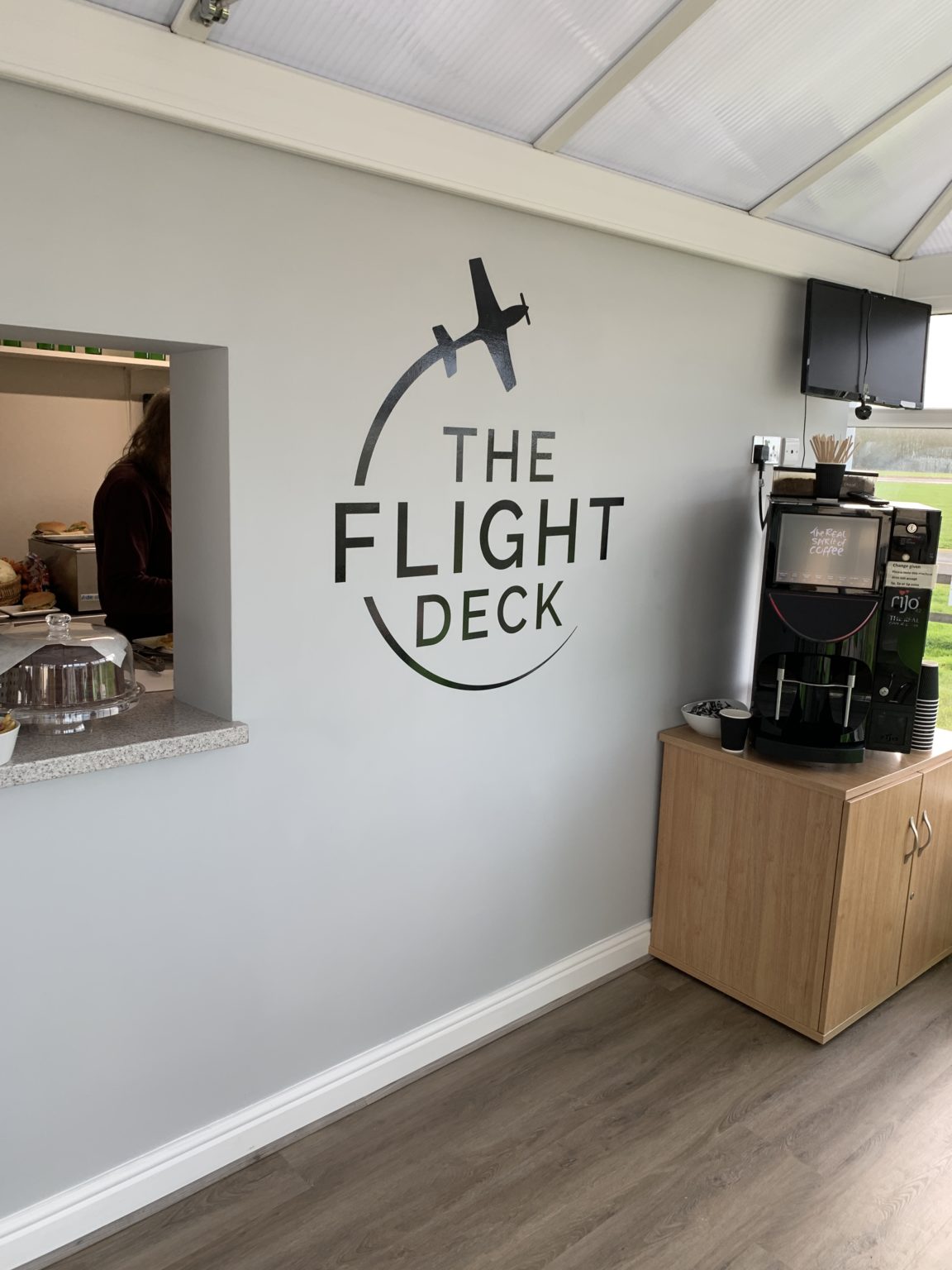 Flight Deck Cafe - Tatenhill Aviation